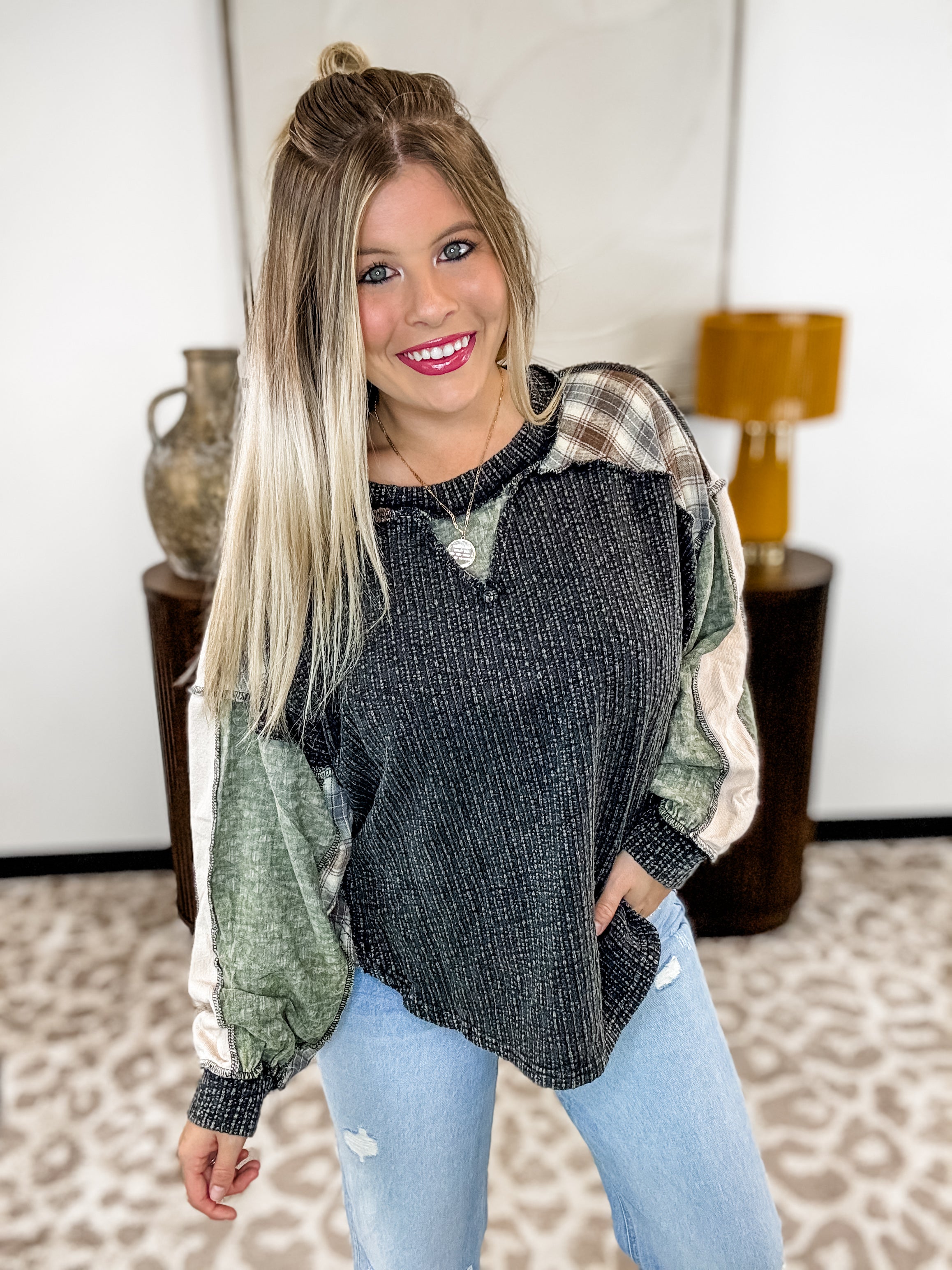 Threaded Harmony Top - Black – Re-Fabbed Boutique